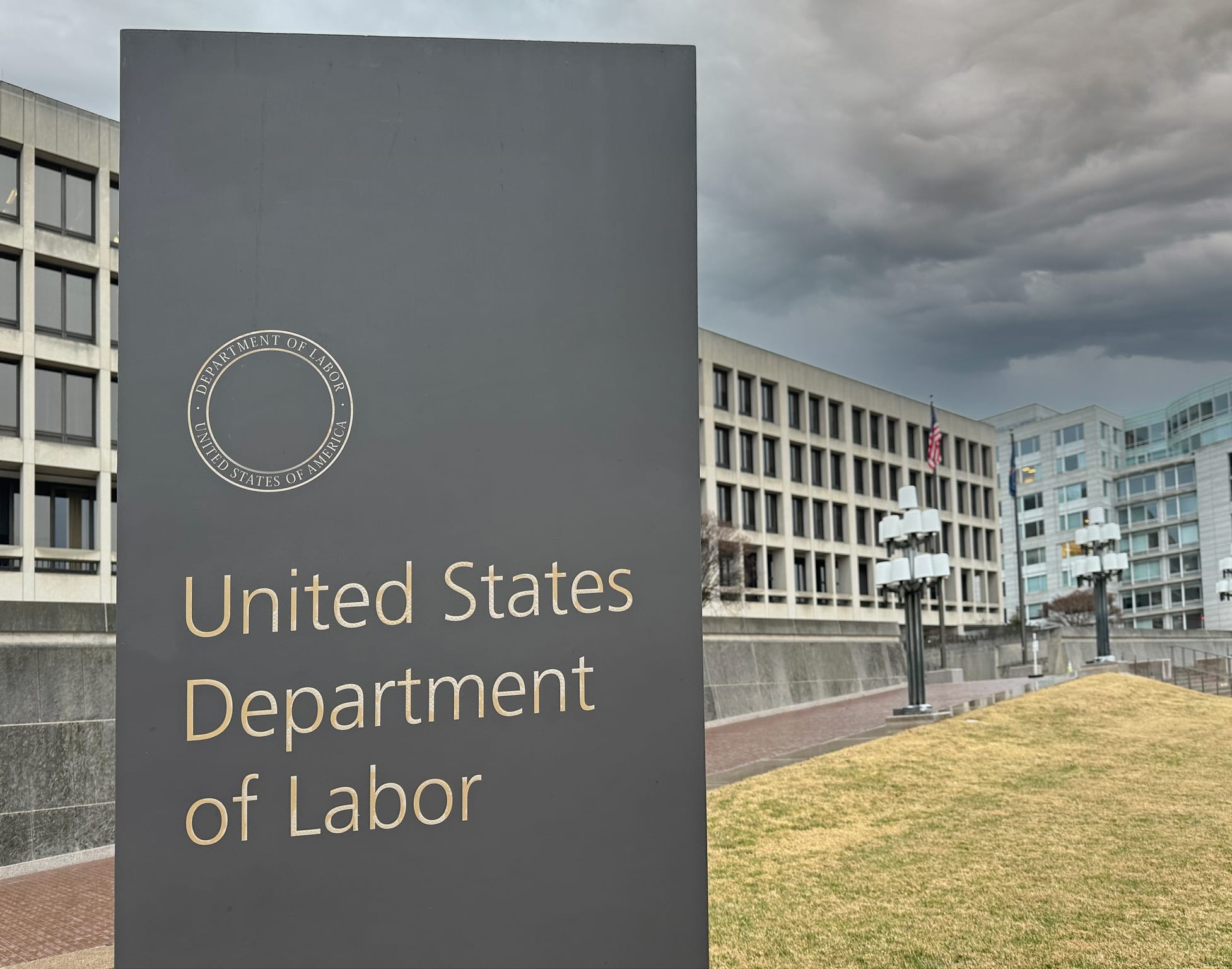 DOL’s minimum salary rulemaking under fire: Is there any limiting ...